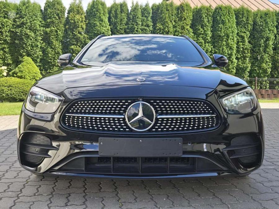Melns Mercedes-Benz E 300 2021 Marijampole, ar dzinēja tilpumu 1.99 L un nobraukumu 61 tūkst. km par 28800 €, foto 3 vietnē AUTOMOTO.COM.LV