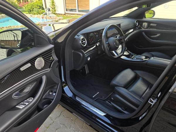 Black Mercedes-Benz E 300 2021 in Marijampole, with an engine capacity of 1.99 L and mileage of 61 thousand km for 28800 €, photo 8 on AUTOMOTO.COM.LV