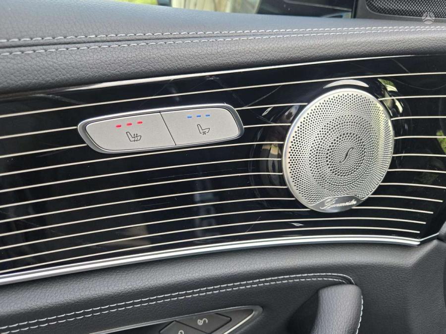 Melns Mercedes-Benz E 300 2021 Marijampole, ar dzinēja tilpumu 1.99 L un nobraukumu 61 tūkst. km par 28800 €, foto 10 vietnē AUTOMOTO.COM.LV