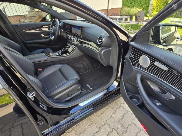 Black Mercedes-Benz E 300 2021 in Marijampole, with an engine capacity of 1.99 L and mileage of 61 thousand km for 28800 €, photo 11 on AUTOMOTO.COM.LV