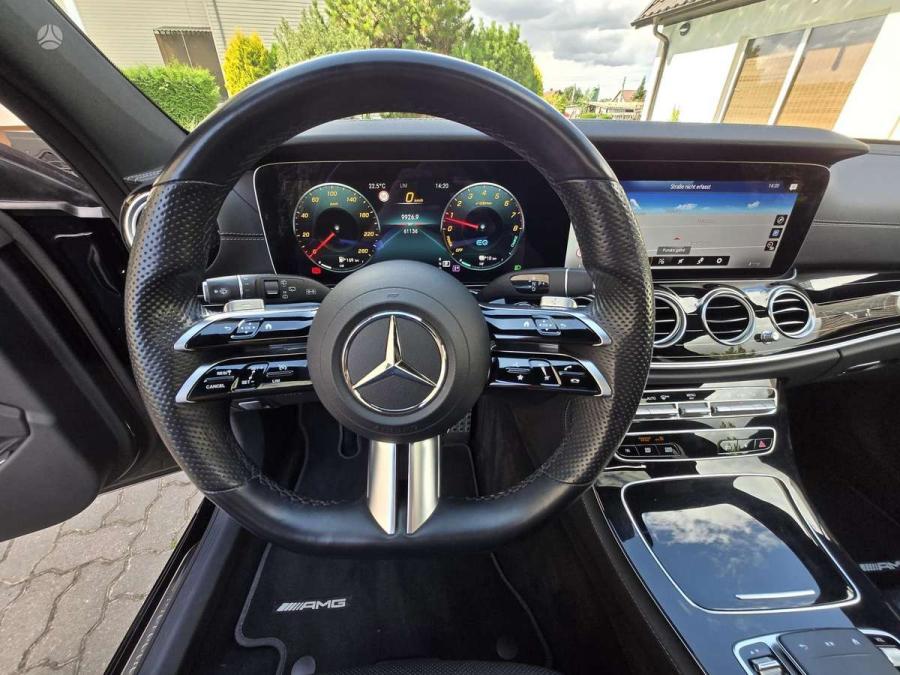 Melns Mercedes-Benz E 300 2021 Marijampole, ar dzinēja tilpumu 1.99 L un nobraukumu 61 tūkst. km par 28800 €, foto 13 vietnē AUTOMOTO.COM.LV