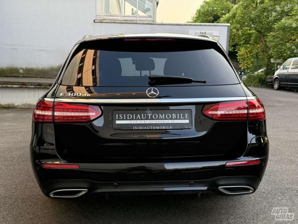Black Mercedes-Benz E 300 2022 in Kaunas, with an engine capacity of 2.00 L and mileage of 100 thousand km for 32649 €, photo 6 on AUTOMOTO.COM.LV