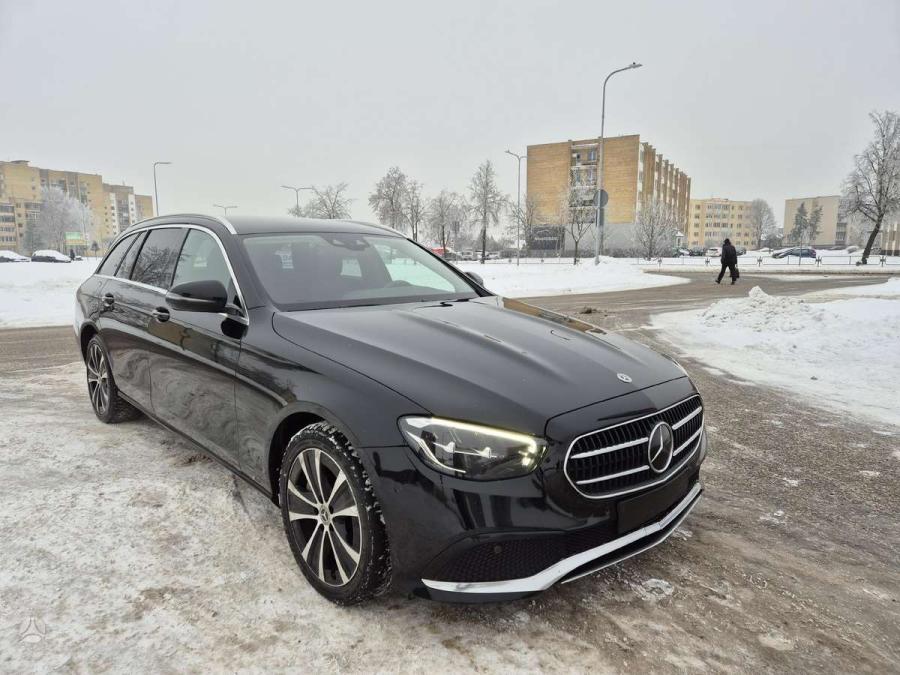 Melns Mercedes-Benz E 300 2022 Panevēža, ar dzinēja tilpumu 1.95 L un nobraukumu 442 tūkst. km par 14600 €, foto 8 vietnē AUTOMOTO.COM.LV