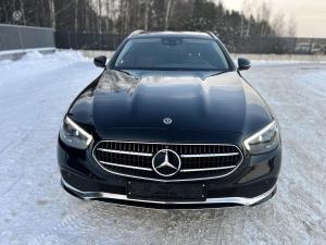 Melns Mercedes-Benz E 300 2022 Viļņa, ar dzinēja tilpumu 1.95 L un nobraukumu 111 tūkst. km par 28800 €, foto 5 vietnē AUTOMOTO.COM.LV