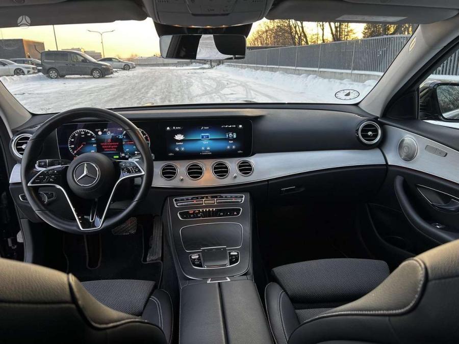 Melns Mercedes-Benz E 300 2022 Viļņa, ar dzinēja tilpumu 1.95 L un nobraukumu 111 tūkst. km par 28800 €, foto 23 vietnē AUTOMOTO.COM.LV