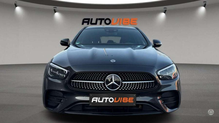 Melns Mercedes-Benz E 300 2022 Viļņa, ar dzinēja tilpumu 2.00 L un nobraukumu 207 tūkst. km par 24555 €, foto 7 vietnē AUTOMOTO.COM.LV