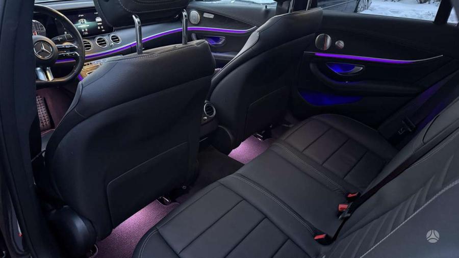 Melns Mercedes-Benz E 300 2022 Viļņa, ar dzinēja tilpumu 2.00 L un nobraukumu 207 tūkst. km par 24555 €, foto 12 vietnē AUTOMOTO.COM.LV