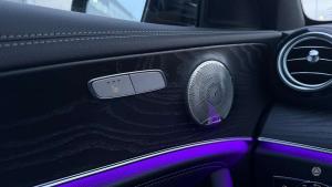 Melns Mercedes-Benz E 300 2022 Viļņa, ar dzinēja tilpumu 2.00 L un nobraukumu 207 tūkst. km par 24555 €, foto 14 vietnē AUTOMOTO.COM.LV