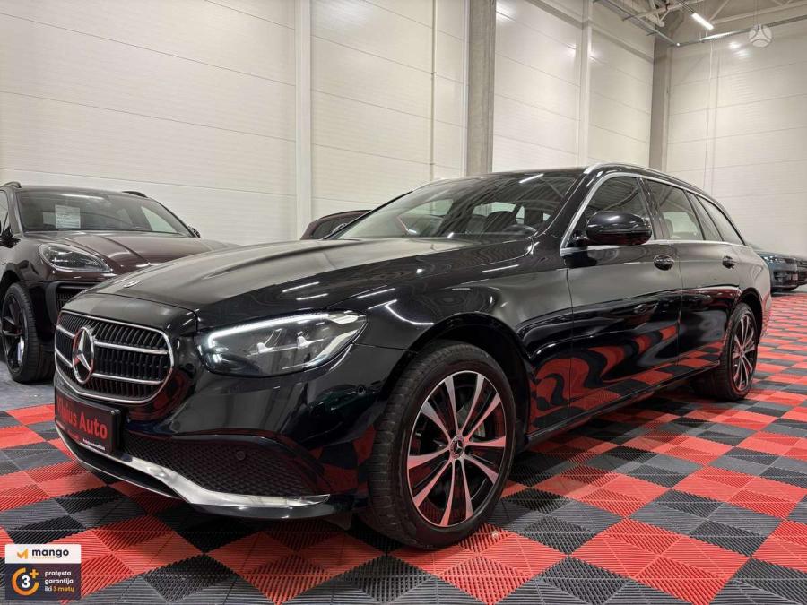 Melns Mercedes-Benz E 300 2022 Viļņa, ar dzinēja tilpumu 1.95 L un nobraukumu 167 tūkst. km par 24990 €, foto 1 vietnē AUTOMOTO.COM.LV