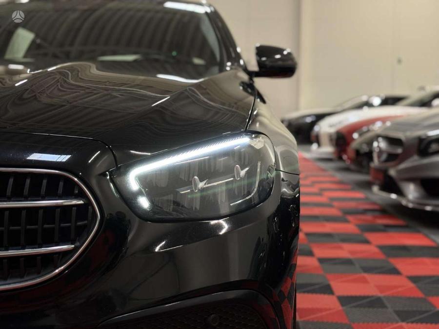 Melns Mercedes-Benz E 300 2022 Viļņa, ar dzinēja tilpumu 1.95 L un nobraukumu 167 tūkst. km par 24990 €, foto 8 vietnē AUTOMOTO.COM.LV