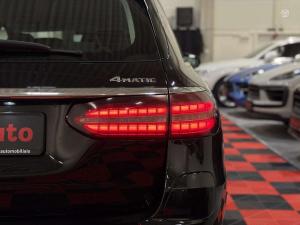 Melns Mercedes-Benz E 300 2022 Viļņa, ar dzinēja tilpumu 1.95 L un nobraukumu 167 tūkst. km par 24990 €, foto 9 vietnē AUTOMOTO.COM.LV