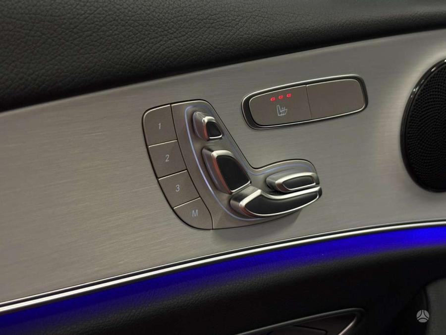 Melns Mercedes-Benz E 300 2022 Viļņa, ar dzinēja tilpumu 1.95 L un nobraukumu 167 tūkst. km par 24990 €, foto 13 vietnē AUTOMOTO.COM.LV