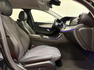 Melns Mercedes-Benz E 300 2022 Viļņa, ar dzinēja tilpumu 1.95 L un nobraukumu 167 tūkst. km par 24990 €, foto 17 vietnē AUTOMOTO.COM.LV