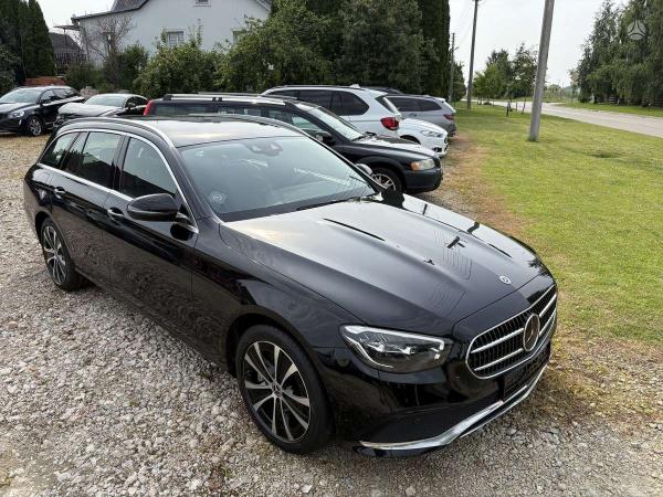 Melns Mercedes-Benz E 300 2022 Mažeikiai, ar dzinēja tilpumu 1.95 L un nobraukumu 76 tūkst. km par 16699 €, foto 1 vietnē AUTOMOTO.COM.LV