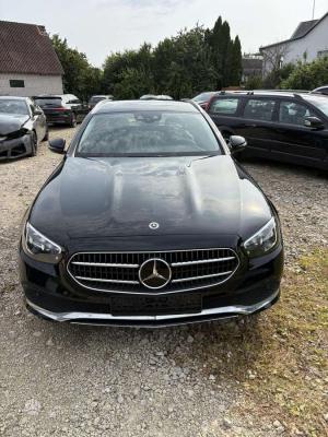 Melns Mercedes-Benz E 300 2022 Mažeikiai, ar dzinēja tilpumu 1.95 L un nobraukumu 76 tūkst. km par 16699 €, foto 7 vietnē AUTOMOTO.COM.LV