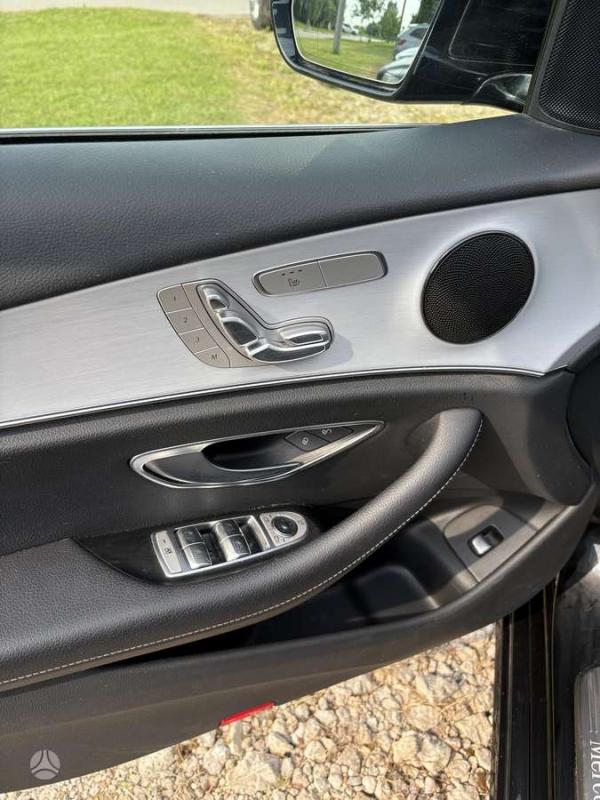 Melns Mercedes-Benz E 300 2022 Mažeikiai, ar dzinēja tilpumu 1.95 L un nobraukumu 76 tūkst. km par 16699 €, foto 10 vietnē AUTOMOTO.COM.LV