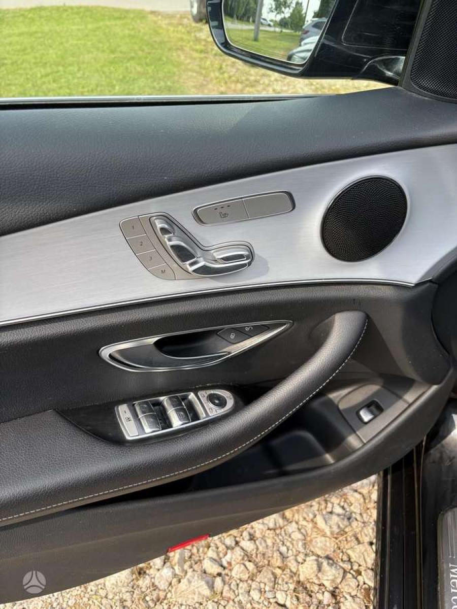 Melns Mercedes-Benz E 300 2022 Mažeikiai, ar dzinēja tilpumu 1.95 L un nobraukumu 76 tūkst. km par 16699 €, foto 11 vietnē AUTOMOTO.COM.LV