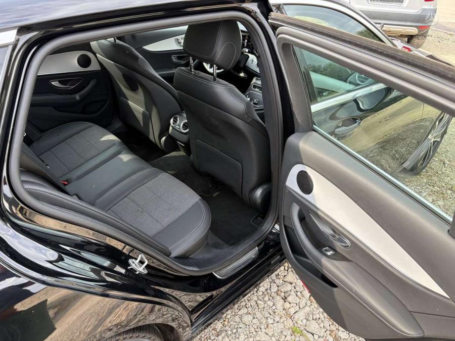 Melns Mercedes-Benz E 300 2022 Mažeikiai, ar dzinēja tilpumu 1.95 L un nobraukumu 76 tūkst. km par 16699 €, foto 12 vietnē AUTOMOTO.COM.LV