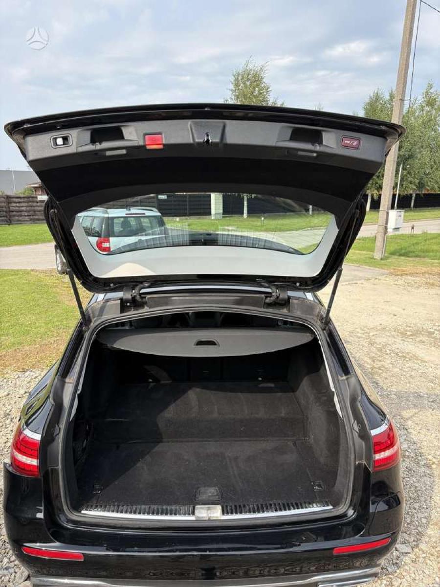 Melns Mercedes-Benz E 300 2022 Mažeikiai, ar dzinēja tilpumu 1.95 L un nobraukumu 76 tūkst. km par 16699 €, foto 21 vietnē AUTOMOTO.COM.LV