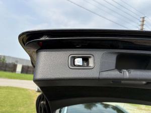 Melns Mercedes-Benz E 300 2022 Mažeikiai, ar dzinēja tilpumu 1.95 L un nobraukumu 76 tūkst. km par 16699 €, foto 23 vietnē AUTOMOTO.COM.LV