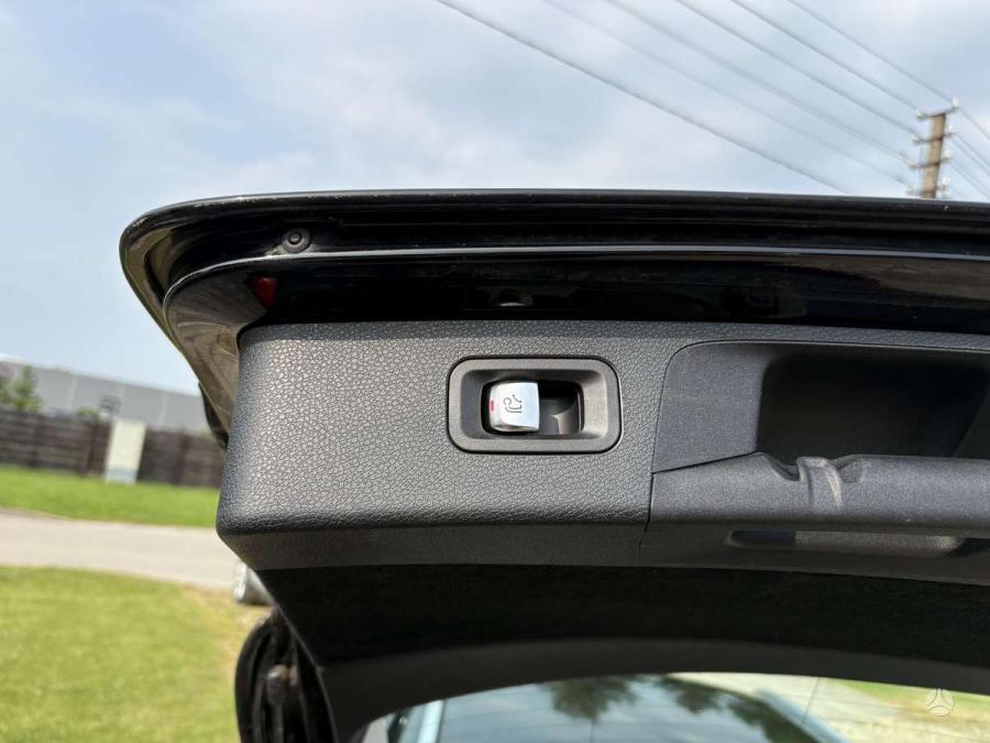 Melns Mercedes-Benz E 300 2022 Mažeikiai, ar dzinēja tilpumu 1.95 L un nobraukumu 76 tūkst. km par 16699 €, foto 23 vietnē AUTOMOTO.COM.LV