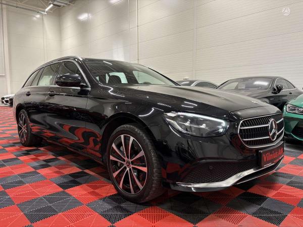 Black Mercedes-Benz E 300 2022 in Vilnius, with an engine capacity of 1.95 L and mileage of 167 thousand km for 23990 €, photo 3 on AUTOMOTO.COM.LV