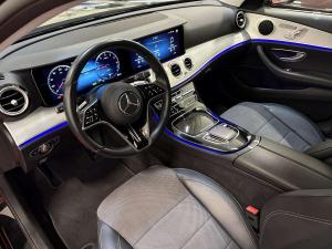 Black Mercedes-Benz E 300 2022 in Vilnius, with an engine capacity of 1.95 L and mileage of 167 thousand km for 23990 €, photo 11 on AUTOMOTO.COM.LV