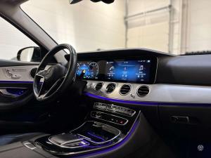 Black Mercedes-Benz E 300 2022 in Vilnius, with an engine capacity of 1.95 L and mileage of 167 thousand km for 23990 €, photo 18 on AUTOMOTO.COM.LV