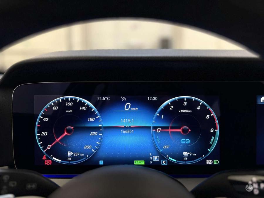Black Mercedes-Benz E 300 2022 in Vilnius, with an engine capacity of 1.95 L and mileage of 167 thousand km for 23990 €, photo 22 on AUTOMOTO.COM.LV