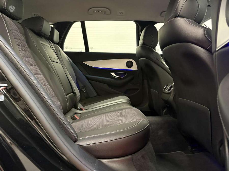 Black Mercedes-Benz E 300 2022 in Vilnius, with an engine capacity of 1.95 L and mileage of 167 thousand km for 23990 €, photo 31 on AUTOMOTO.COM.LV