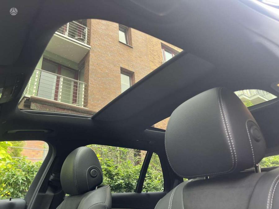 Melns Mercedes-Benz E 300 2022 Viļņa, ar dzinēja tilpumu 1.95 L un nobraukumu 121 tūkst. km par 33900 €, foto 22 vietnē AUTOMOTO.COM.LV