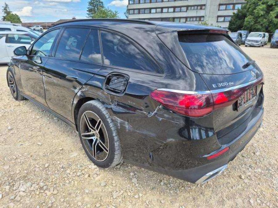 Melns Mercedes-Benz E 300 2024 Kauņa, ar dzinēja tilpumu 1.95 L un nobraukumu 83 tūkst. km par 38990 €, foto 4 vietnē AUTOMOTO.COM.LV
