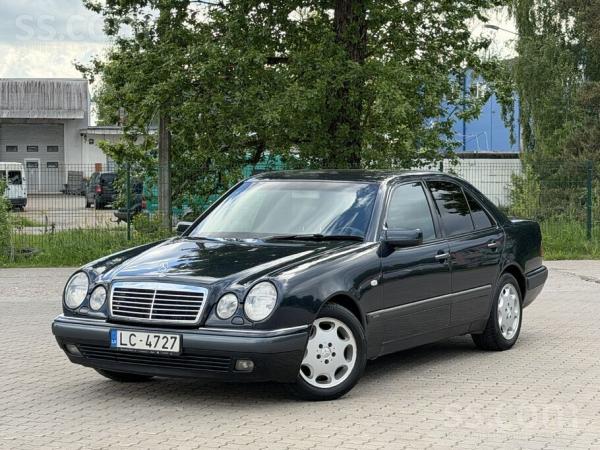 Синий Мерседес Е 300 1998 в Рига, объемом двигателя 3.00 л и пробегом 0 тыс. км за 5750 €, фото 3 на AUTOMOTO.COM.LV