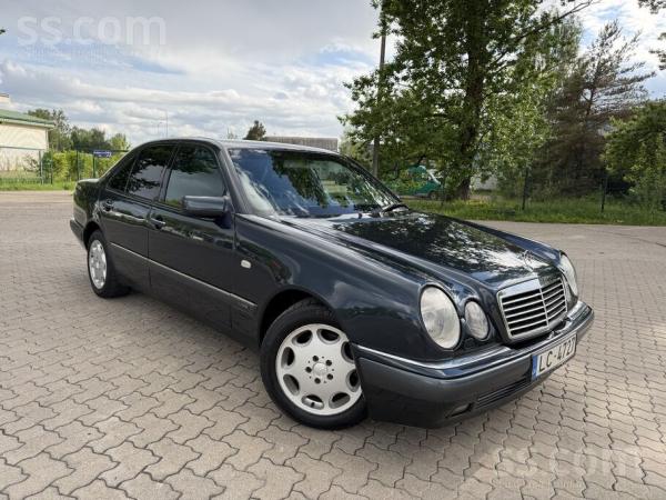 Синий Мерседес Е 300 1998 в Рига, объемом двигателя 3.00 л и пробегом 0 тыс. км за 5750 €, фото 9 на AUTOMOTO.COM.LV