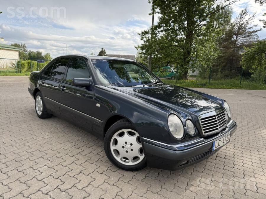 Zils Mercedes-Benz E 300 1998 Rīga, ar dzinēja tilpumu 3.00 L un nobraukumu 0 tūkst. km par 5750 €, foto 10 vietnē AUTOMOTO.COM.LV
