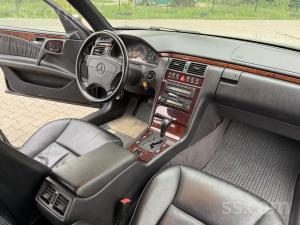 Zils Mercedes-Benz E 300 1998 Rīga, ar dzinēja tilpumu 3.00 L un nobraukumu 0 tūkst. km par 5750 €, foto 12 vietnē AUTOMOTO.COM.LV