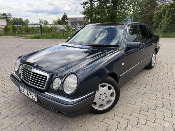 Zils Mercedes-Benz E 300 1998 Rīga, ar dzinēja tilpumu 3.00 L un nobraukumu 156 tūkst. km par 5800 €, foto 5 vietnē AUTOMOTO.COM.LV