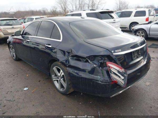 Zils Mercedes-Benz E 300 2017 Klaipėda, ar dzinēja tilpumu 1.99 L un nobraukumu 124 tūkst. km par 8000 €, foto 3 vietnē AUTOMOTO.COM.LV