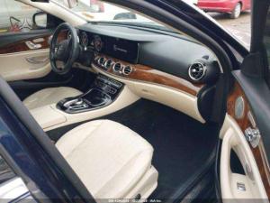 Zils Mercedes-Benz E 300 2017 Klaipėda, ar dzinēja tilpumu 1.99 L un nobraukumu 124 tūkst. km par 8000 €, foto 5 vietnē AUTOMOTO.COM.LV