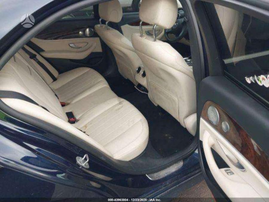 Zils Mercedes-Benz E 300 2017 Klaipėda, ar dzinēja tilpumu 1.99 L un nobraukumu 124 tūkst. km par 8000 €, foto 8 vietnē AUTOMOTO.COM.LV