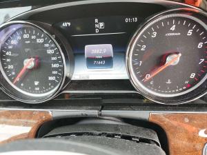 Синий Мерседес Е 300 2017 в Плунге, объемом двигателя 1.99 л и пробегом 115 тыс. км за 7700 €, фото 11 на AUTOMOTO.COM.LV