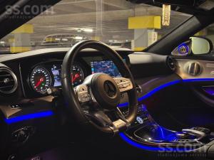 Zils Mercedes-Benz E 300 2020 Rīga, ar dzinēja tilpumu 2.00 L un nobraukumu 131 tūkst. km par 30500 €, foto 19 vietnē AUTOMOTO.COM.LV
