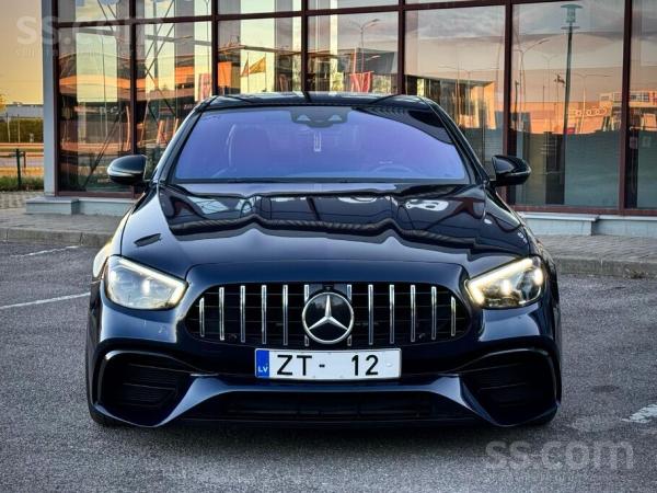 Синий Мерседес Е 300 2020 в Рига, объемом двигателя 2.00 л и пробегом 131 тыс. км за 30500 €, фото 6 на AUTOMOTO.COM.LV