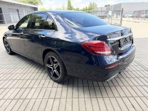 Zils Mercedes-Benz E 300 2020 Kauņa, ar dzinēja tilpumu 1.95 L un nobraukumu 174 tūkst. km par 23900 €, foto 6 vietnē AUTOMOTO.COM.LV