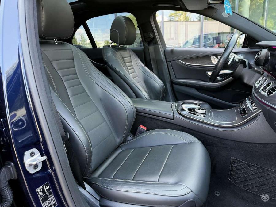 Zils Mercedes-Benz E 300 2020 Kauņa, ar dzinēja tilpumu 1.95 L un nobraukumu 174 tūkst. km par 23900 €, foto 14 vietnē AUTOMOTO.COM.LV