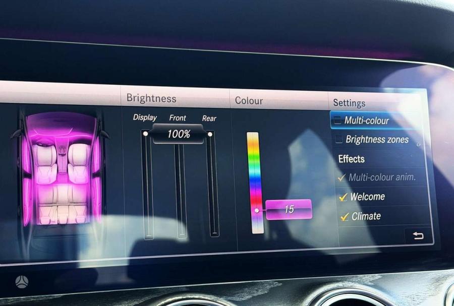 Zils Mercedes-Benz E 300 2020 Kauņa, ar dzinēja tilpumu 1.95 L un nobraukumu 174 tūkst. km par 23900 €, foto 15 vietnē AUTOMOTO.COM.LV
