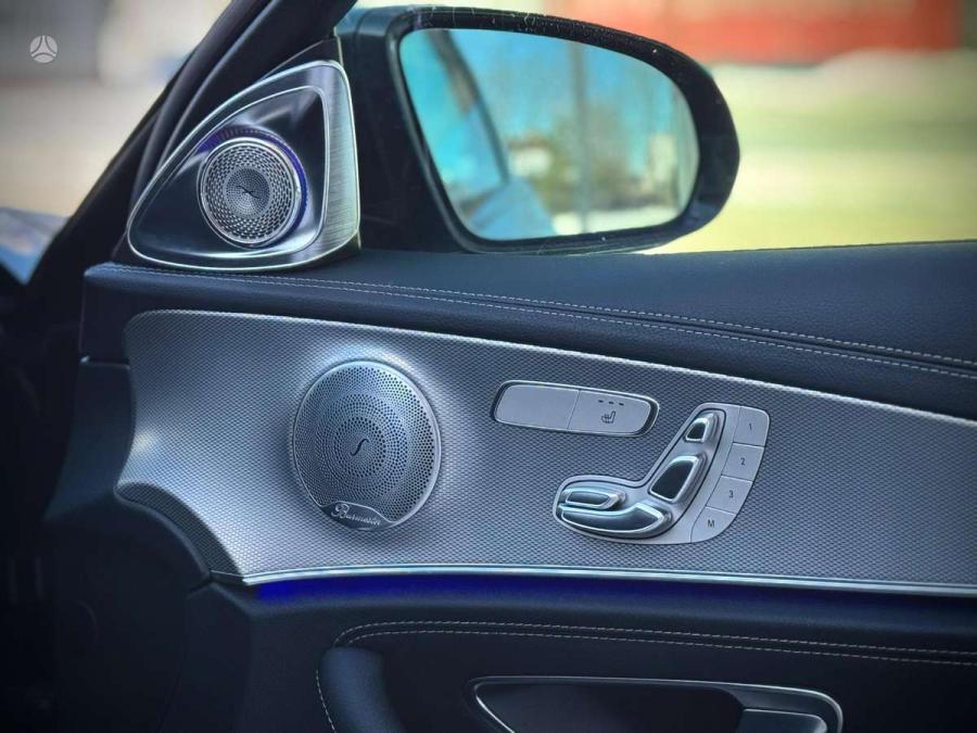 Blue Mercedes-Benz E 300 2020 in Riga, with an engine capacity of 0.00 L and mileage of 133 thousand km for 28000 €, photo 11 on AUTOMOTO.COM.LV