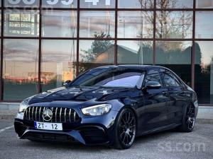 Синий Мерседес Е 300 2020 в Рига, объемом двигателя 2.00 л и пробегом 113 тыс. км за 29900 €, фото 4 на AUTOMOTO.COM.LV