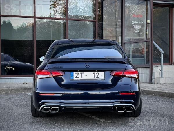 Blue Mercedes-Benz E 300 2020 in Riga, with an engine capacity of 2.00 L and mileage of 113 thousand km for 29900 €, photo 10 on AUTOMOTO.COM.LV