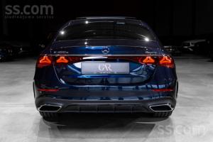 Zils Mercedes-Benz E 300 2024 Rīga, ar dzinēja tilpumu 2.00 L un nobraukumu 27 tūkst. km par 56500 €, foto 6 vietnē AUTOMOTO.COM.LV